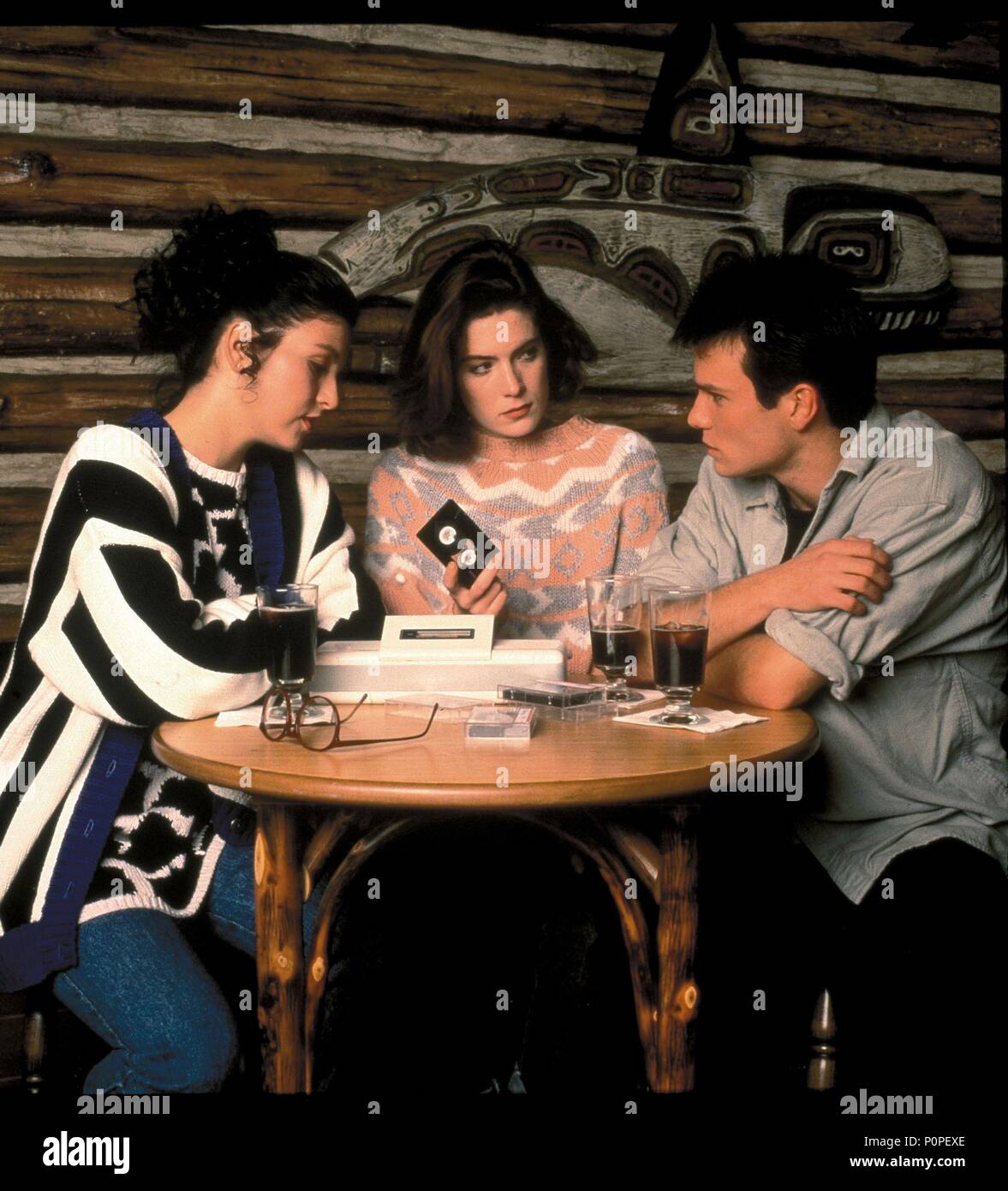 Twin peaks tv 1990 lara flynn boyle hi-res stock photography and images ...