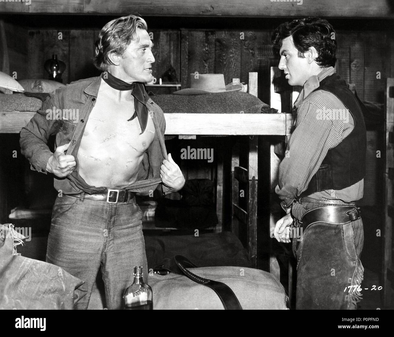 Original Film Title: MAN WITHOUT A STAR. English Title: MAN WITHOUT A ...