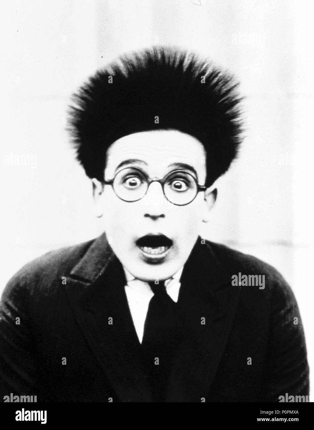 Comedian harold lloyd hi-res stock photography and images - Alamy