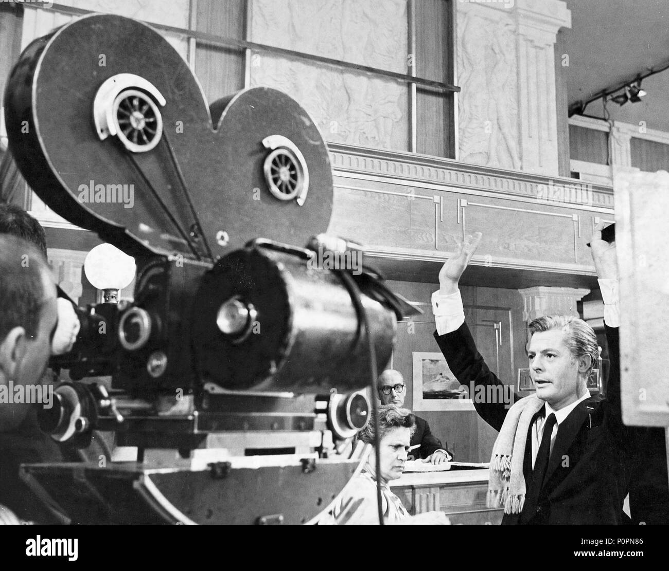Original Film Title: 8 1/2. English Title: FEDERICO FELLINI'S 8 1/2 ...