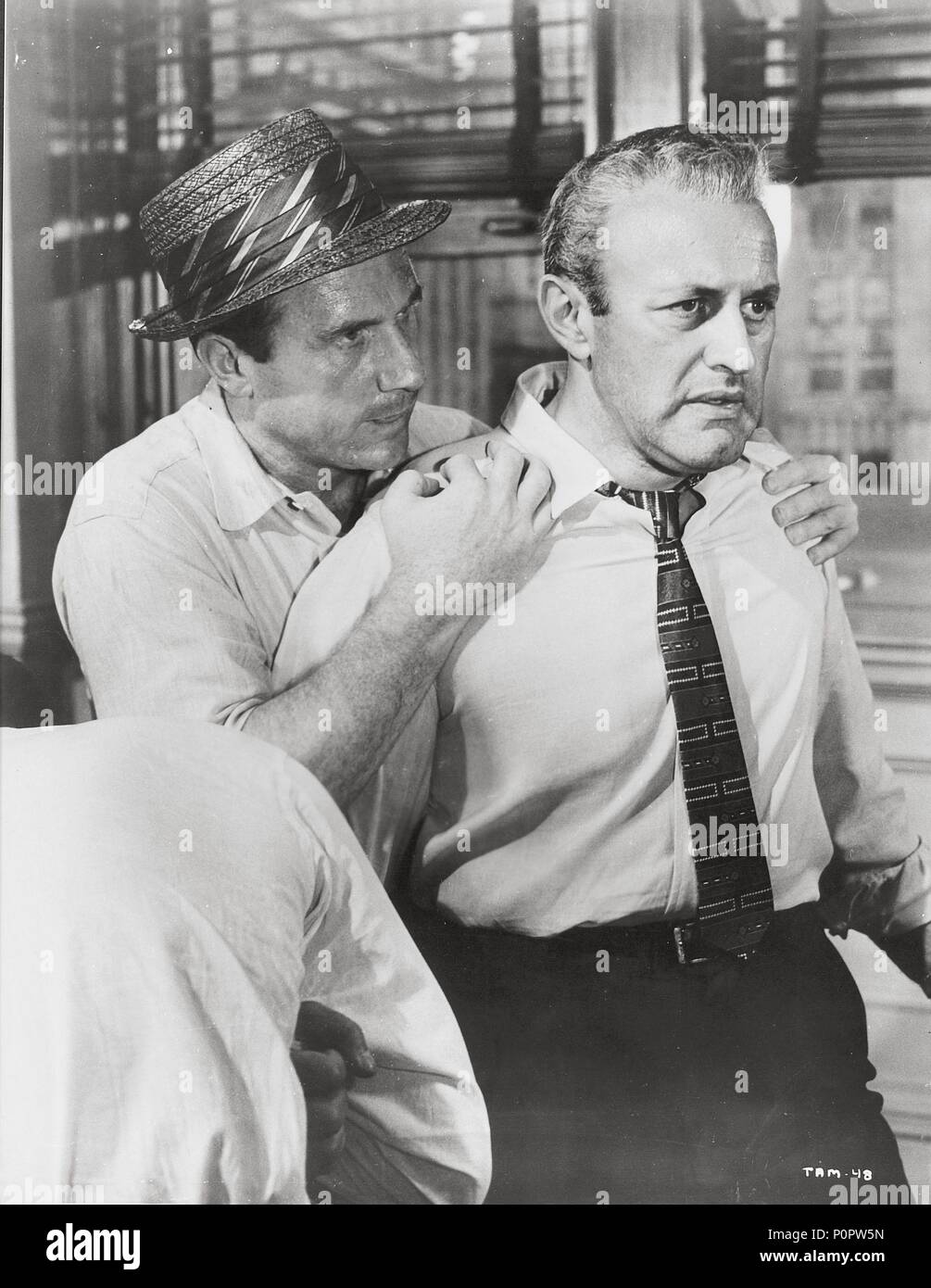 Jack warden 12 angry men 1957 hi-res stock photography and images - Alamy