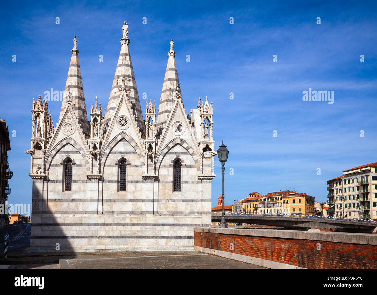 Pisan architecture hi-res stock photography and images - Alamy