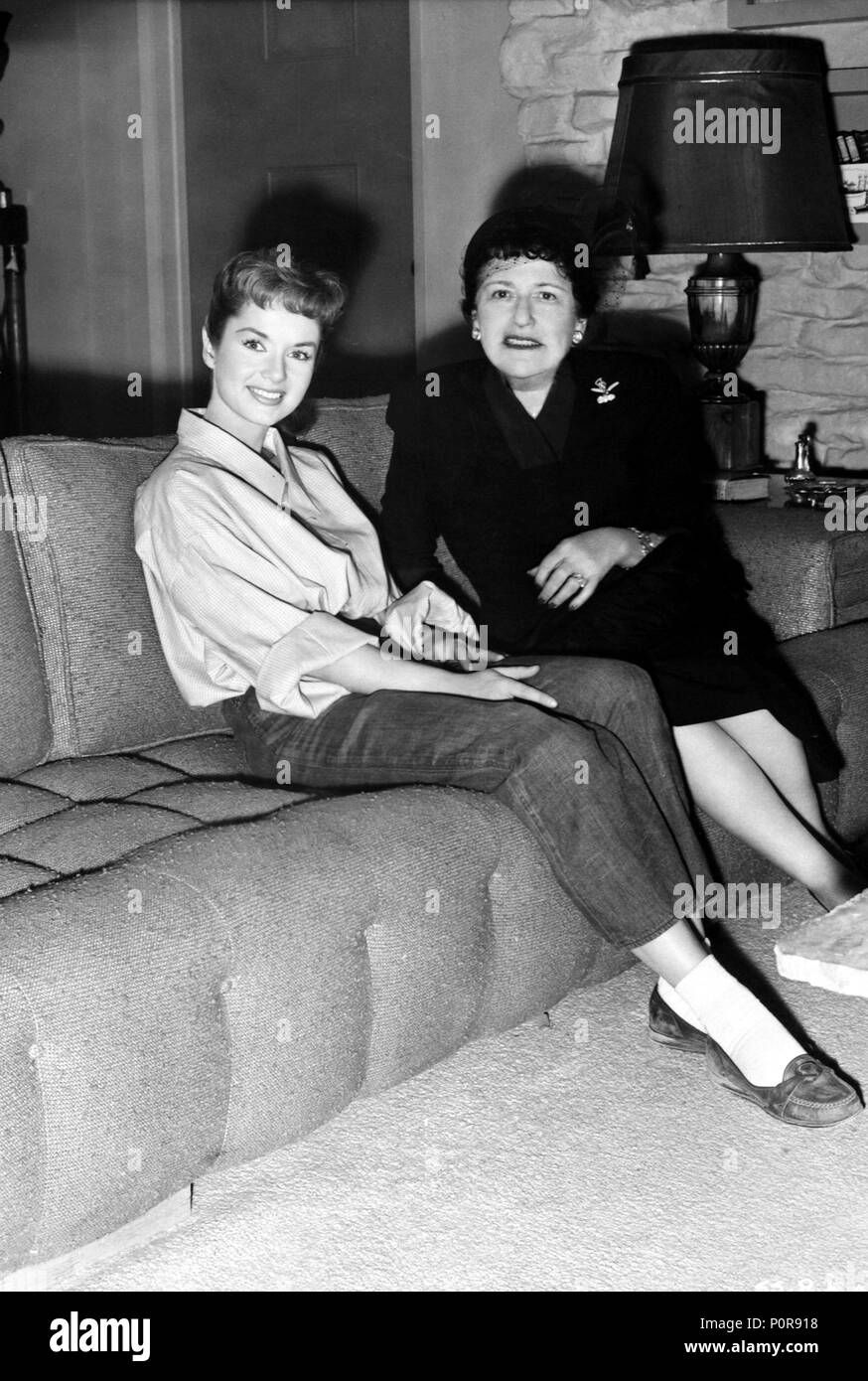 Year: 1954. Stars: DEBBIE REYNOLDS; LOUELLA PARSONS Stock Photo - Alamy