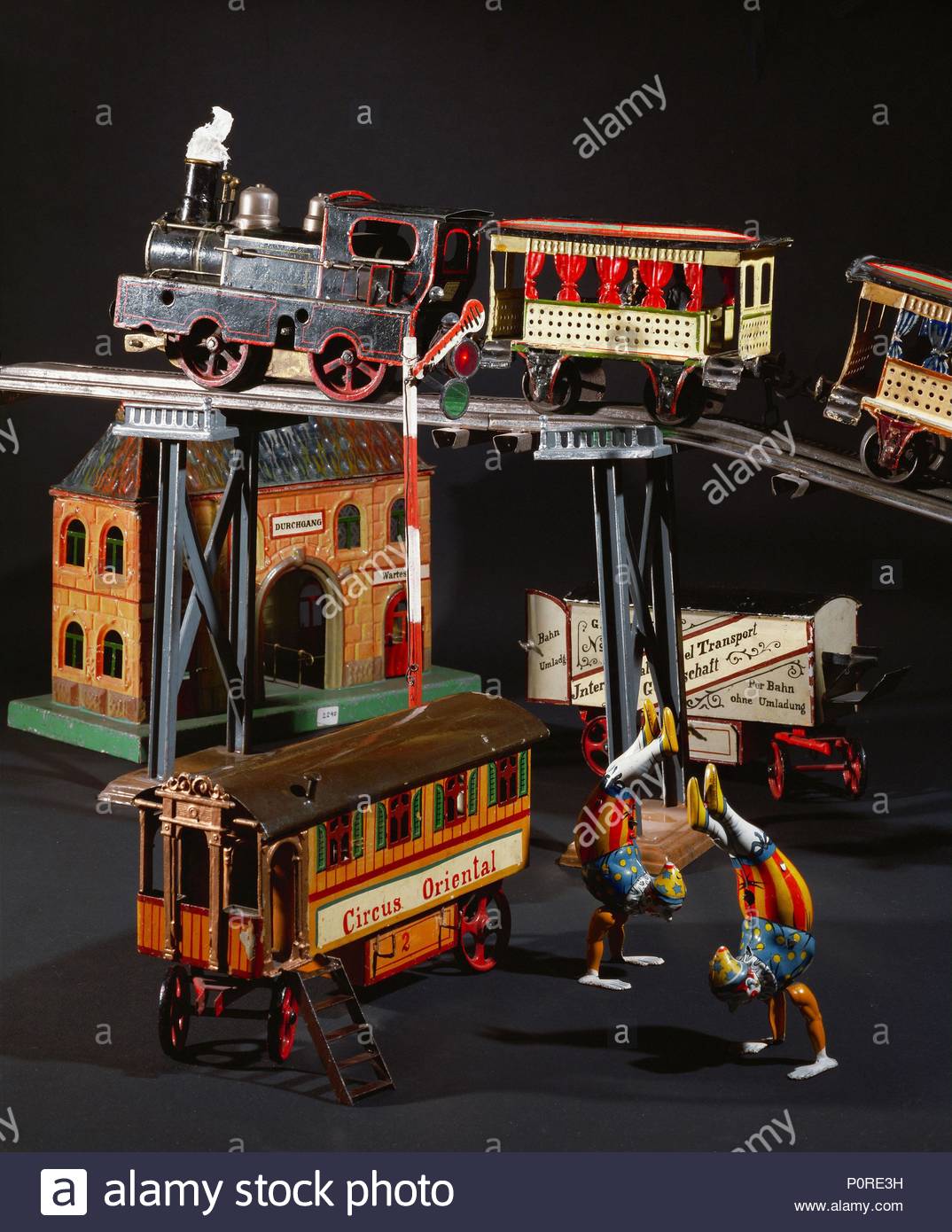 Equilibrist Circus Stock Photos & Equilibrist Circus Stock Images - Alamy