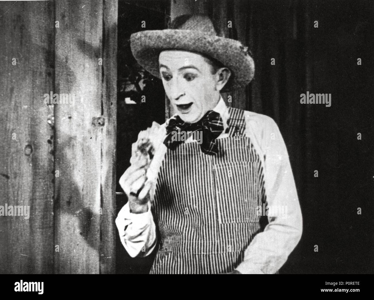 Original Film Title: THE WIZARD OF OZ. English Title: THE WIZARD OF OZ ...