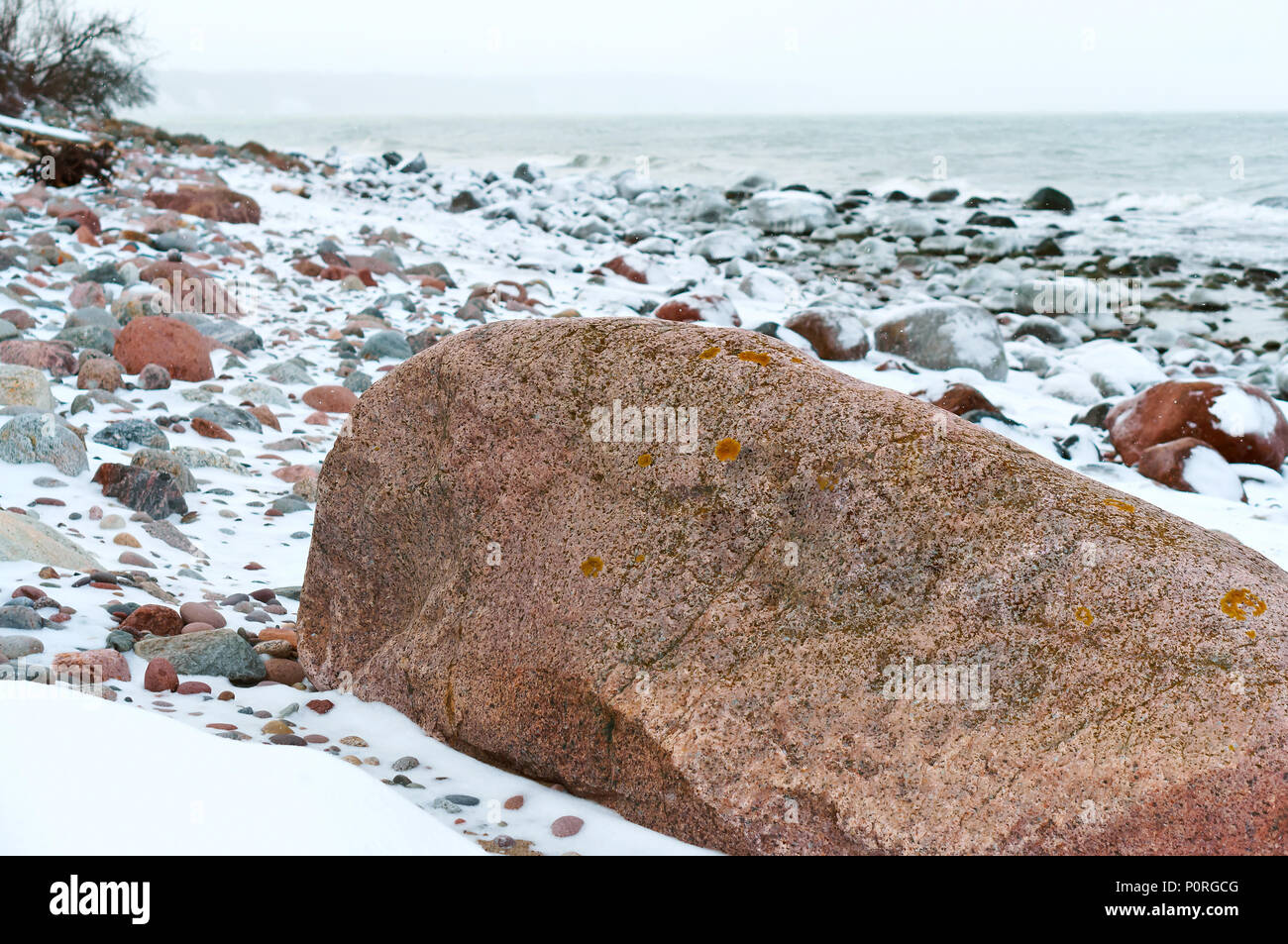 Boulders under water hi-res stock photography and images - Alamy