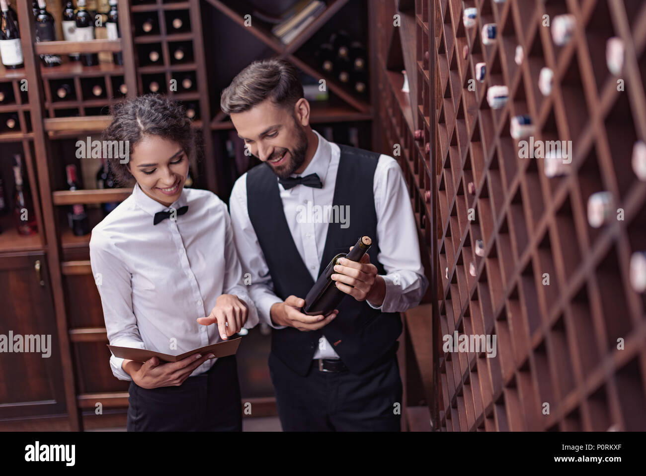 Sommeliers hi-res stock photography and images - Alamy