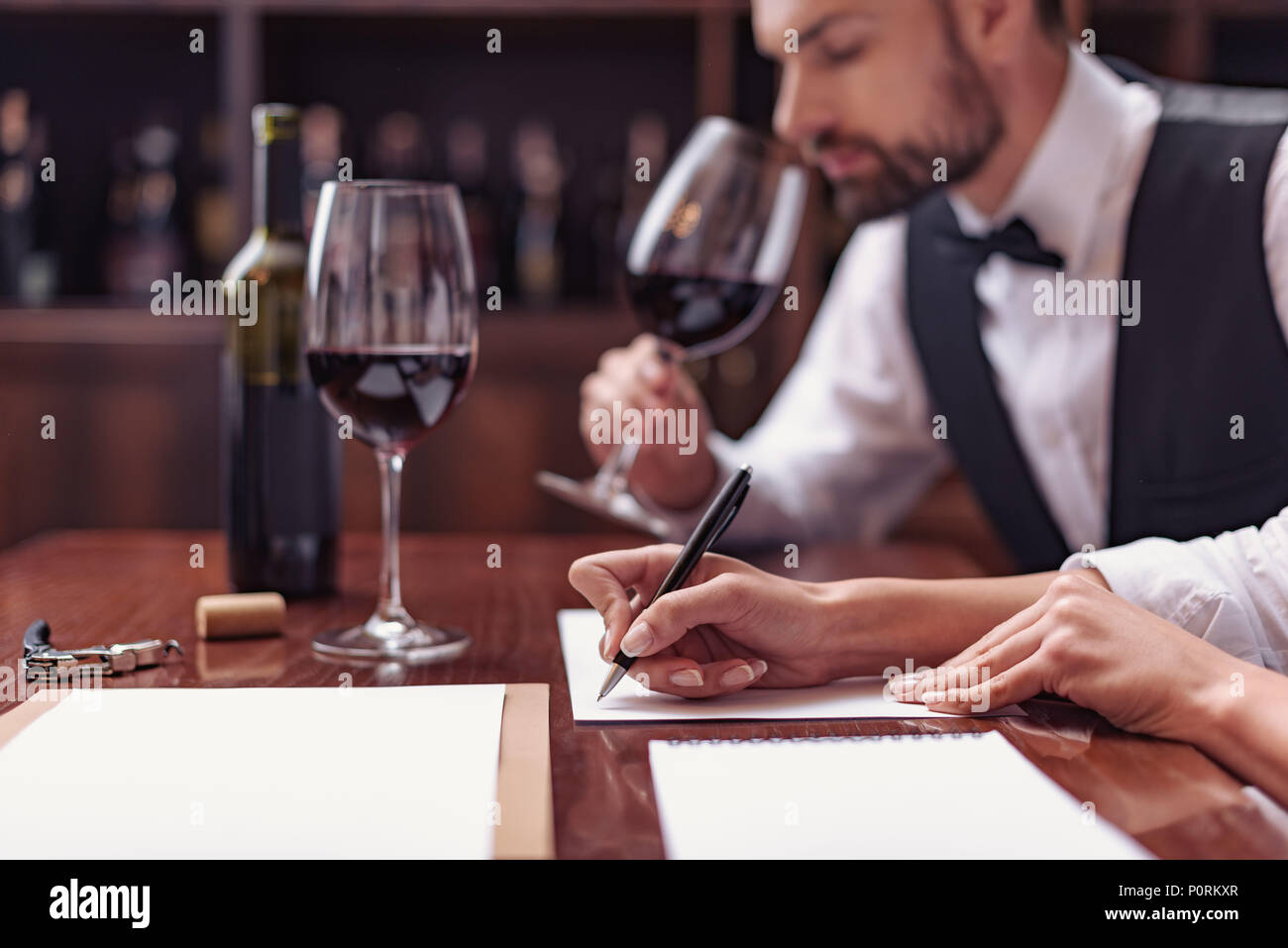 Female wine sommeliers hi-res stock photography and images - Alamy