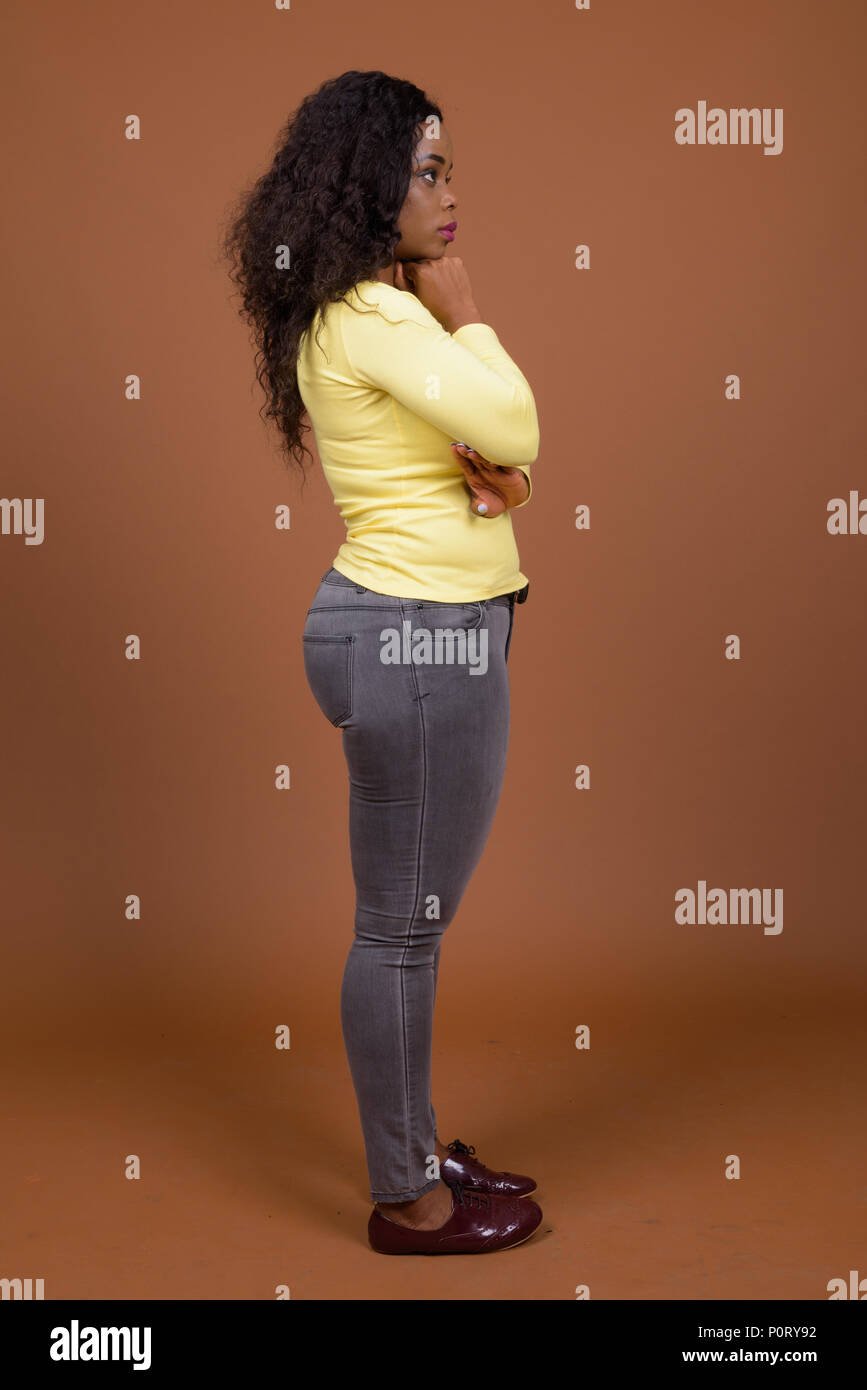 African woman profile hi-res stock photography and images - Alamy