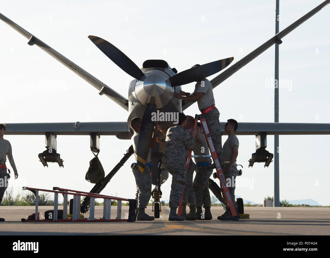 49th aircraft maintenance squadron hi-res stock photography and images ...