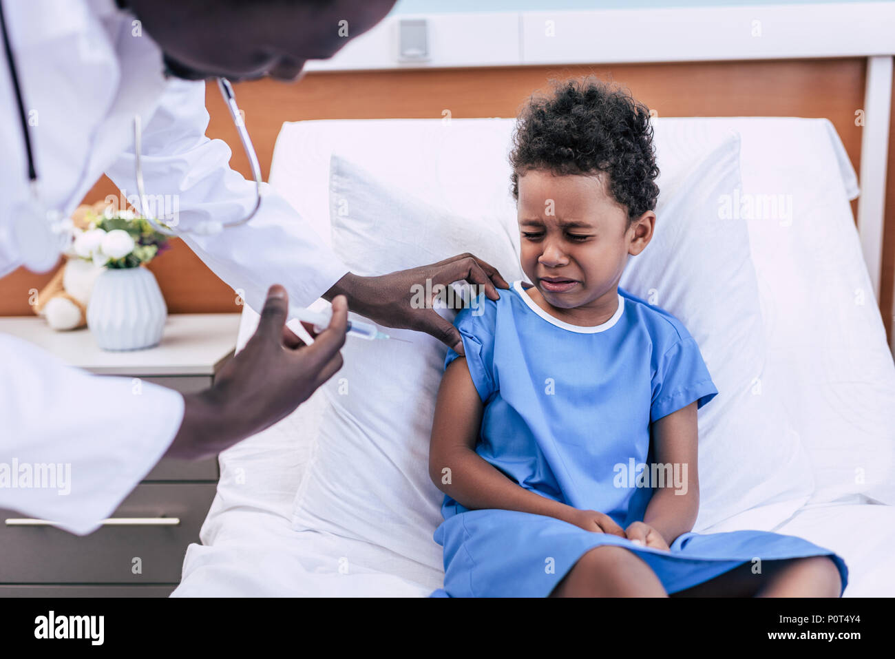 African child injection hi-res stock photography and images - Alamy