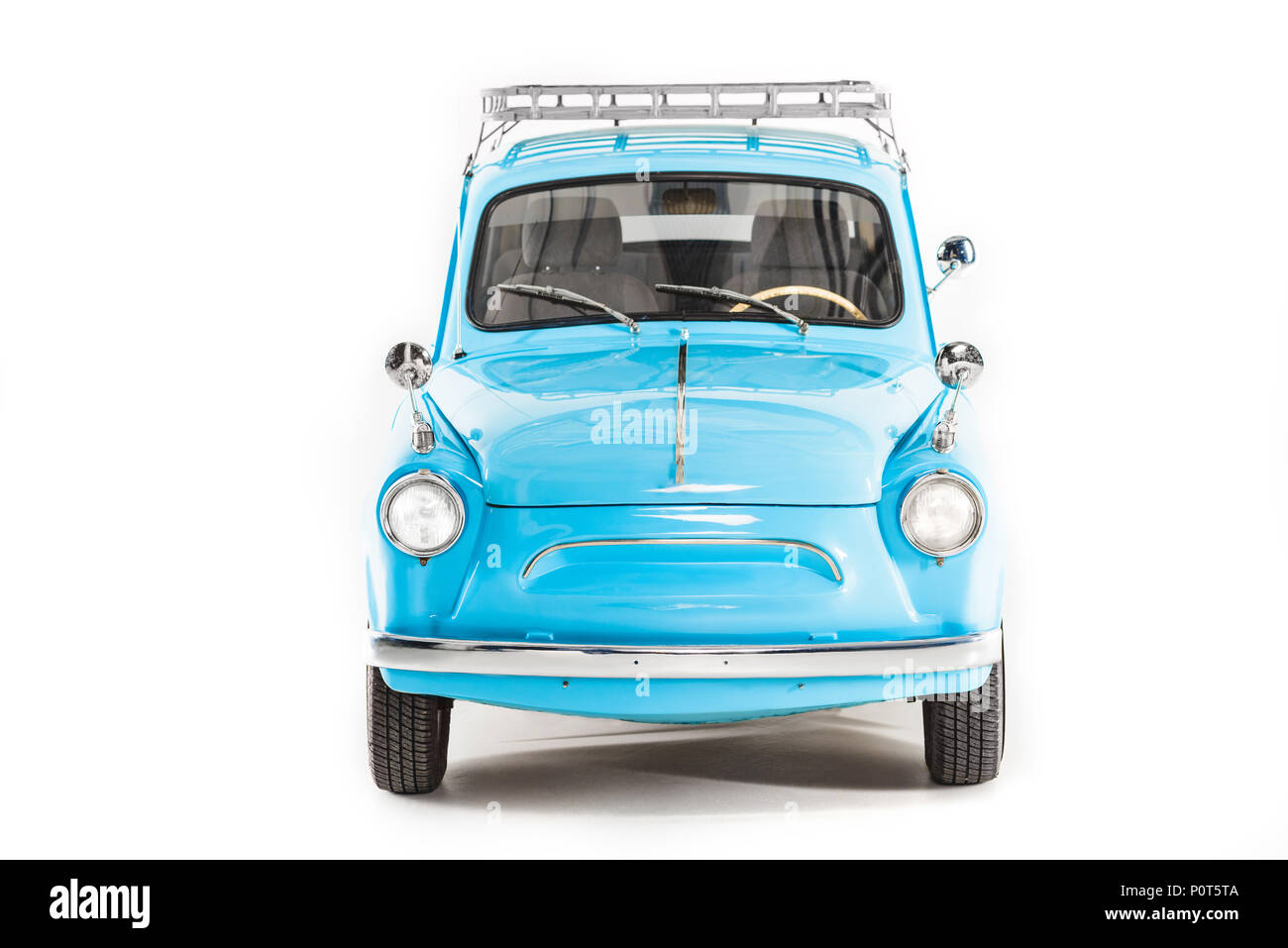 Blue retro car hi-res stock photography and images - Alamy