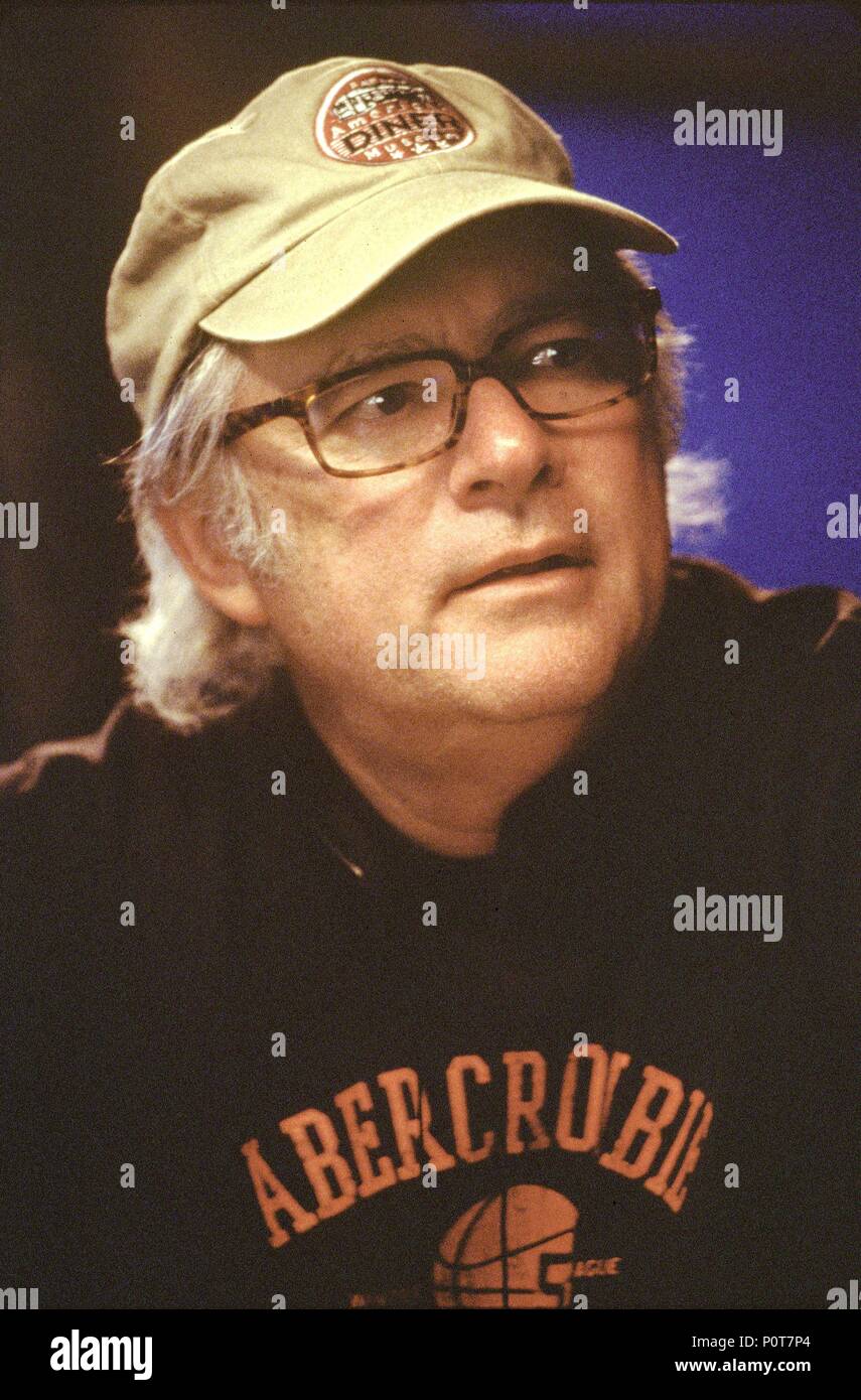 Barry Levinson On Set High Resolution Stock Photography and Images - Alamy
