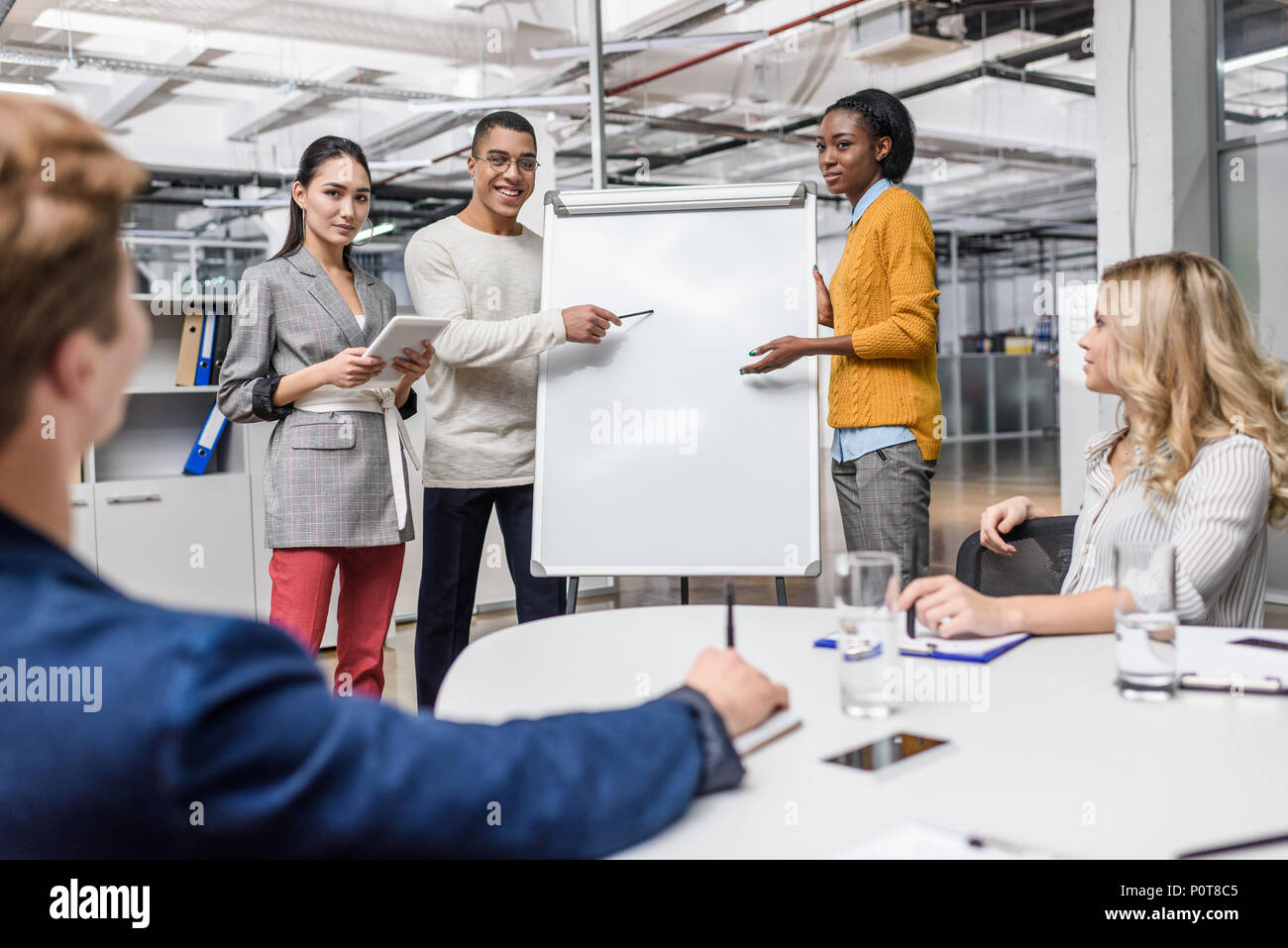 Chinese managers hi-res stock photography and images - Alamy