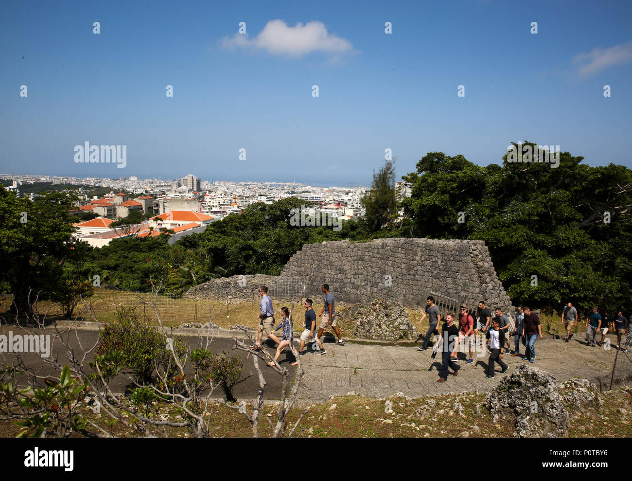 Marines with the 31st Marine Expeditionary Unit hike through Hacksaw ...