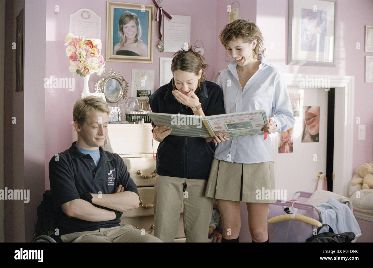 Macaulay culkin saved 2004 hi-res stock photography and images - Alamy