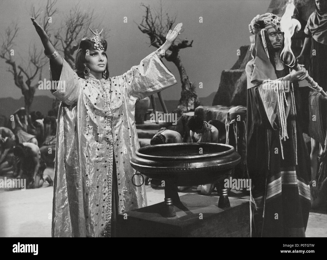 Solomon and sheba 1959 hi-res stock photography and images - Alamy