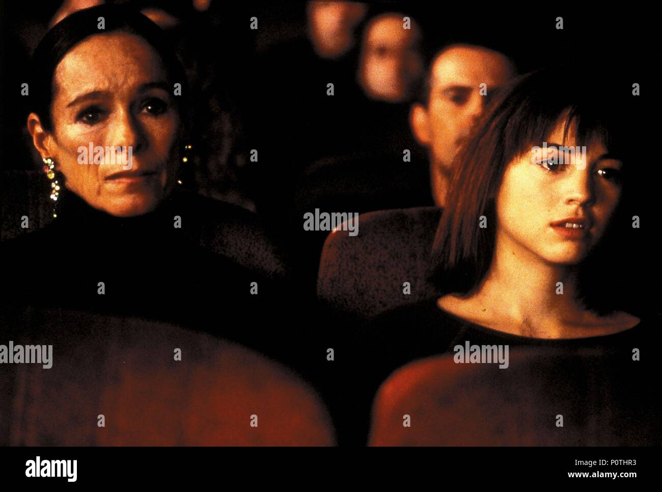 Director talk to her 2002 hi-res stock photography and images - Alamy