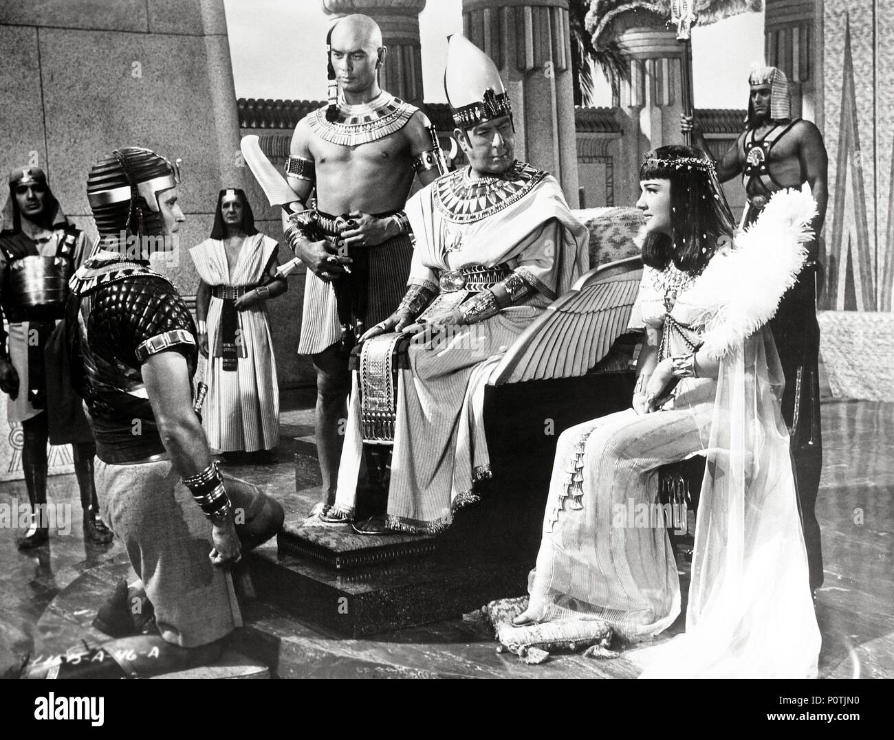 The ten commandments 1956 yul brynner hi-res stock photography and ...