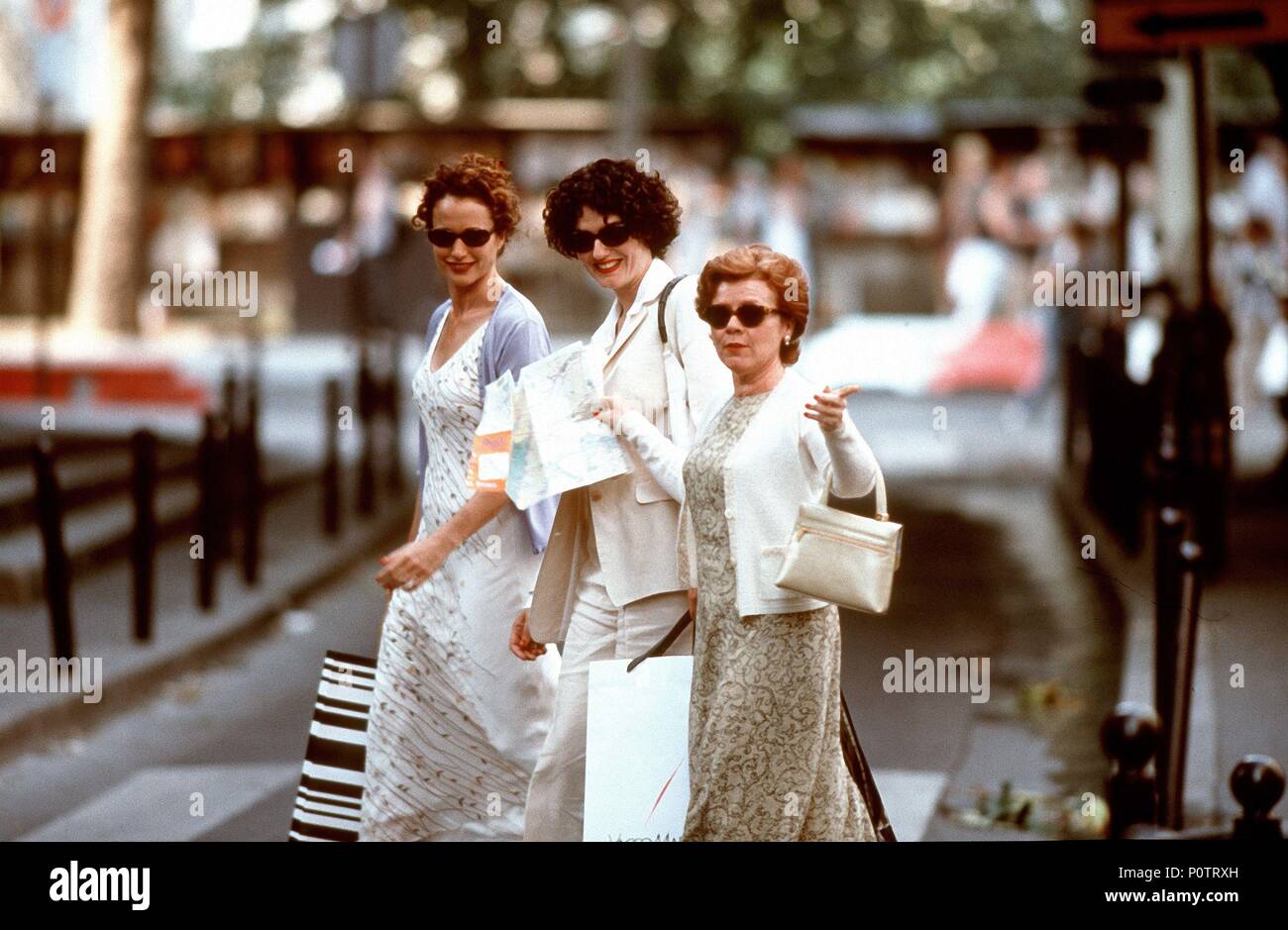 Crush 2001 andie macdowell hi-res stock photography and images - Alamy