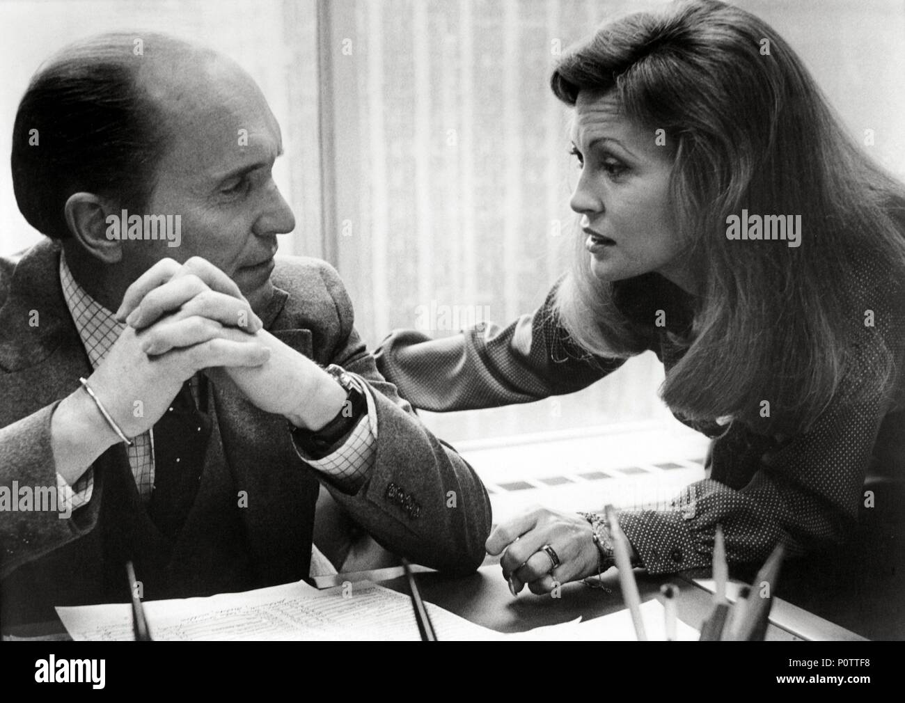 Network faye dunaway hi-res stock photography and images - Alamy