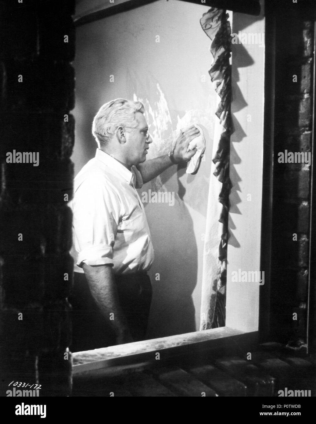 Original Film Title: REAR WINDOW. English Title: REAR WINDOW. Film ...