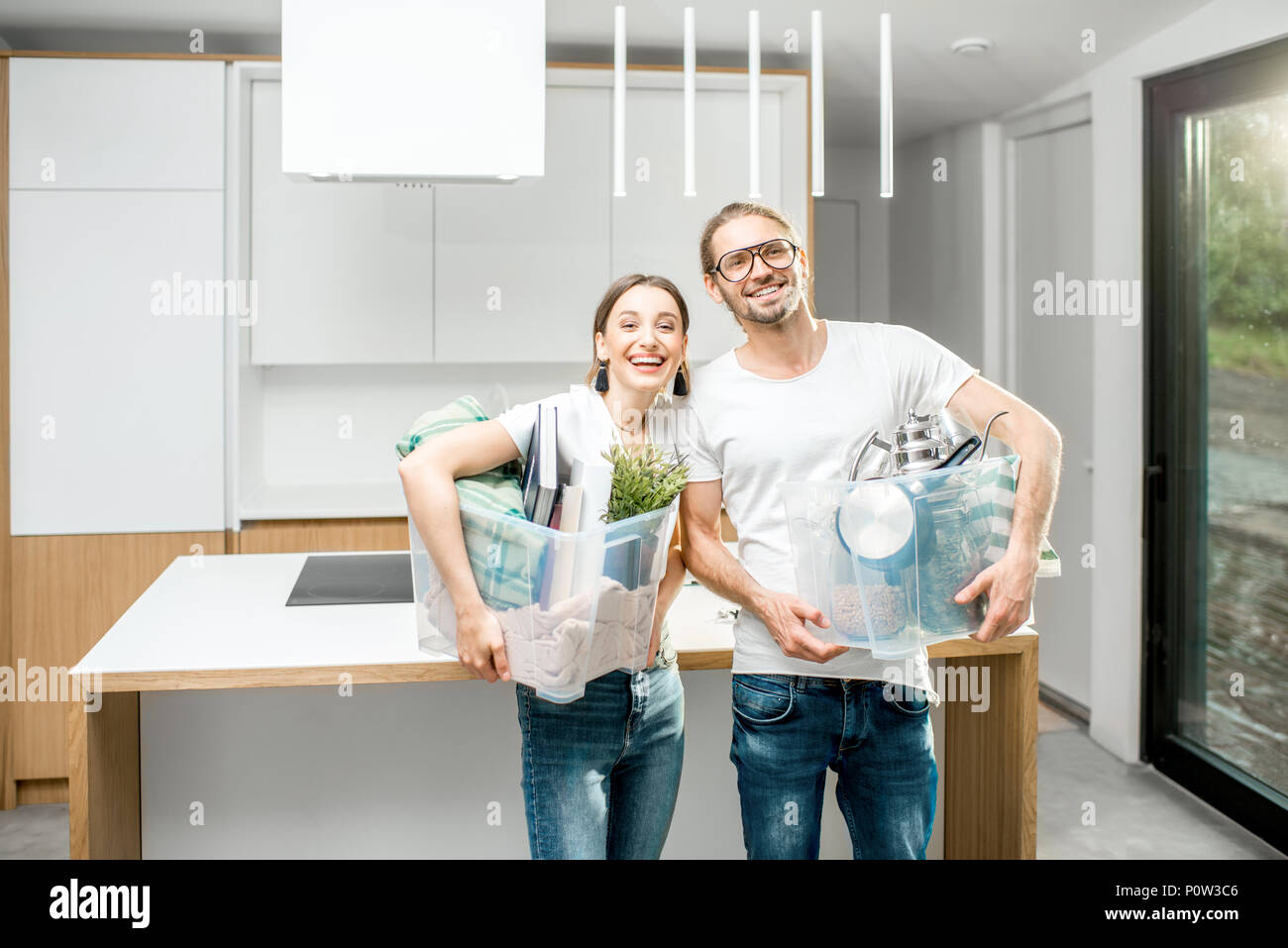 Young couple family boxes hi-res stock photography and images - Alamy Young couple family boxes hi-res stock photography and images - Alamy