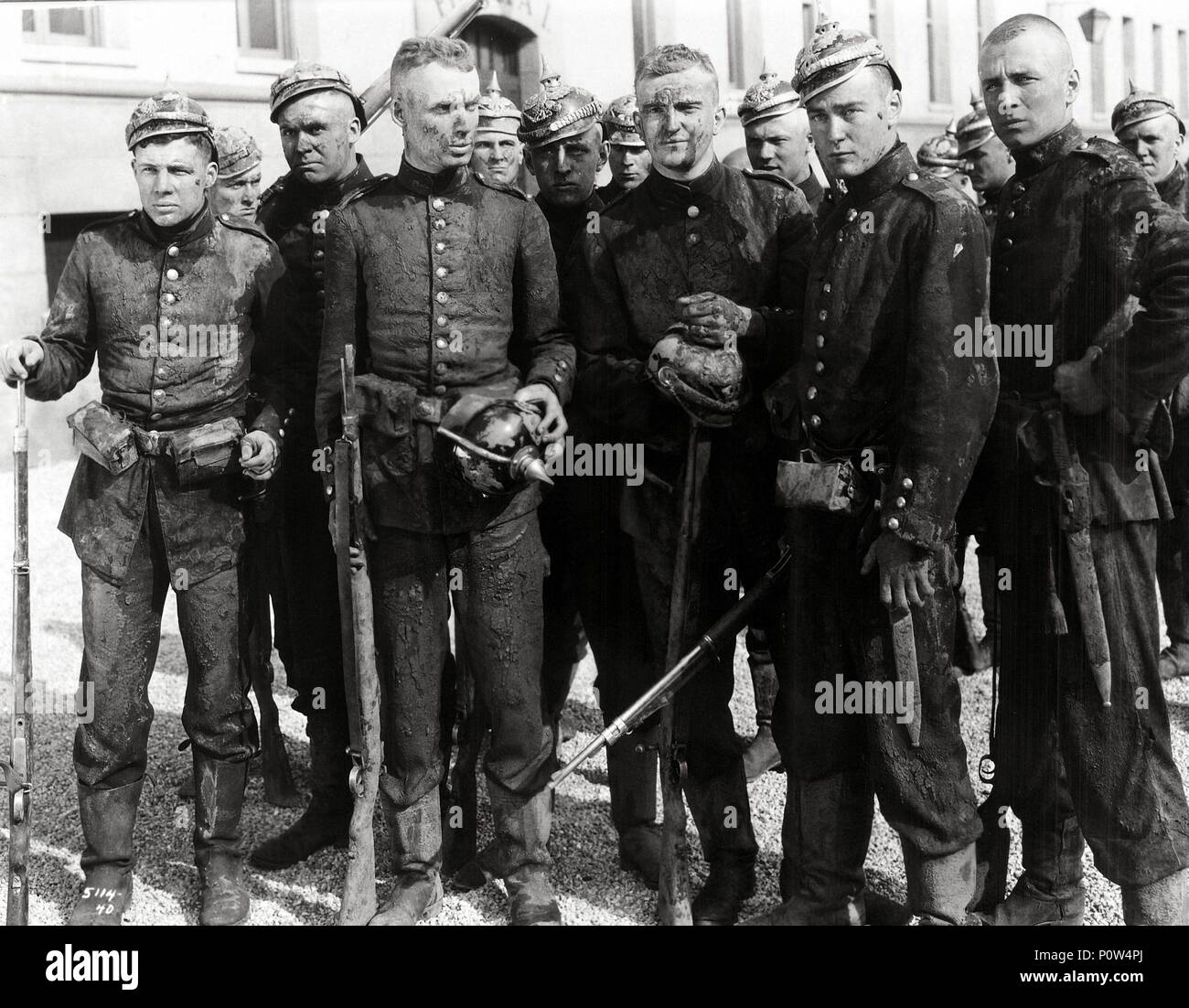 Lewis milestone lew ayres hi-res stock photography and images - Alamy