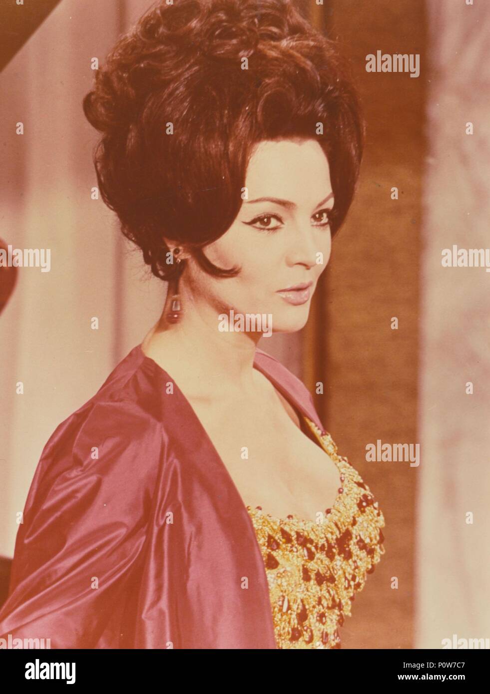 Original Film Title: LA DAMA DE BEIRUT. English Title: WOMAN FROM ...
