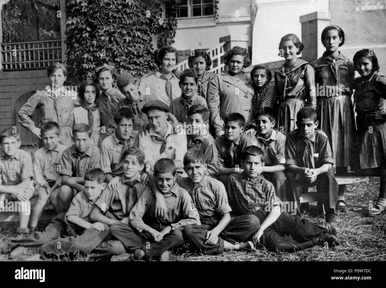 Original Film Title: LOS NIÑOS DE RUSIA. English Title: CHILDREN OF ...