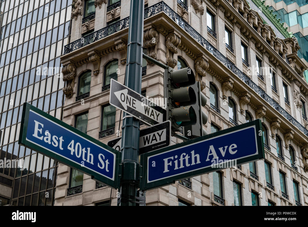 40th road sign hi-res stock photography and images - Alamy