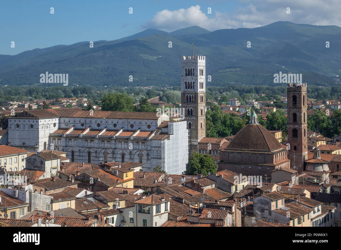 Lucca italy mountains hi-res stock photography and images - Alamy