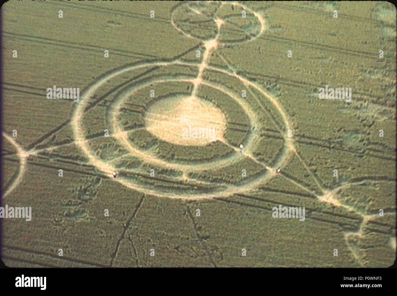 Original Film Title: SIGNS. English Title: SIGNS. Film Director: M ...