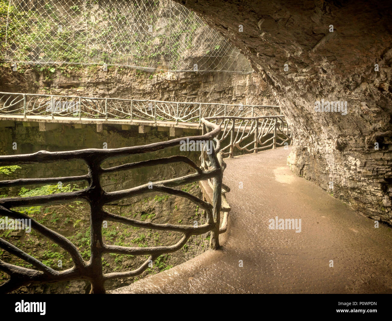 The Cliff Hanging Walkway at Tianmen Mountain, The Heaven's Gate at ...