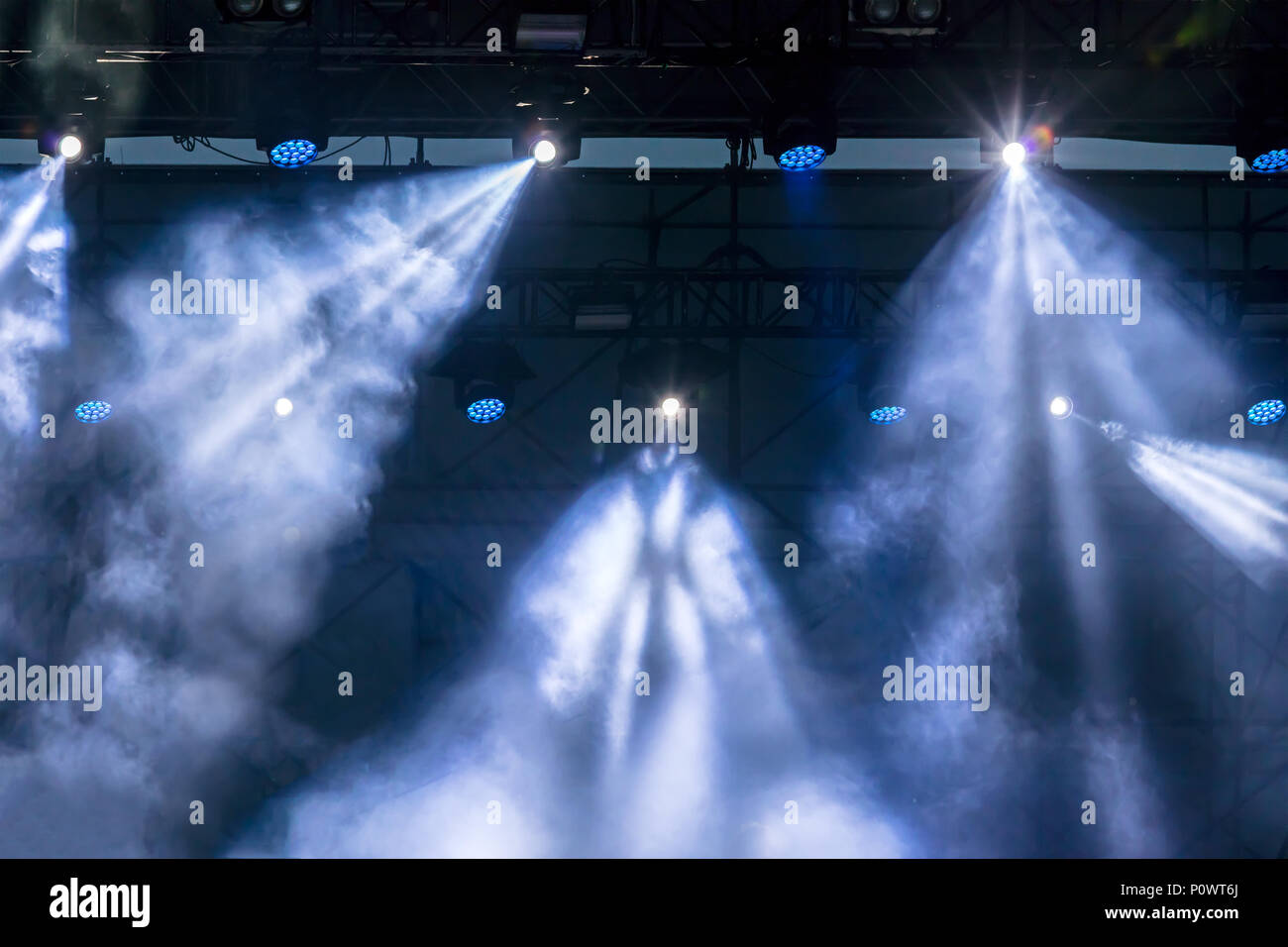 Blue stage lighting hi-res stock photography and images - Alamy
