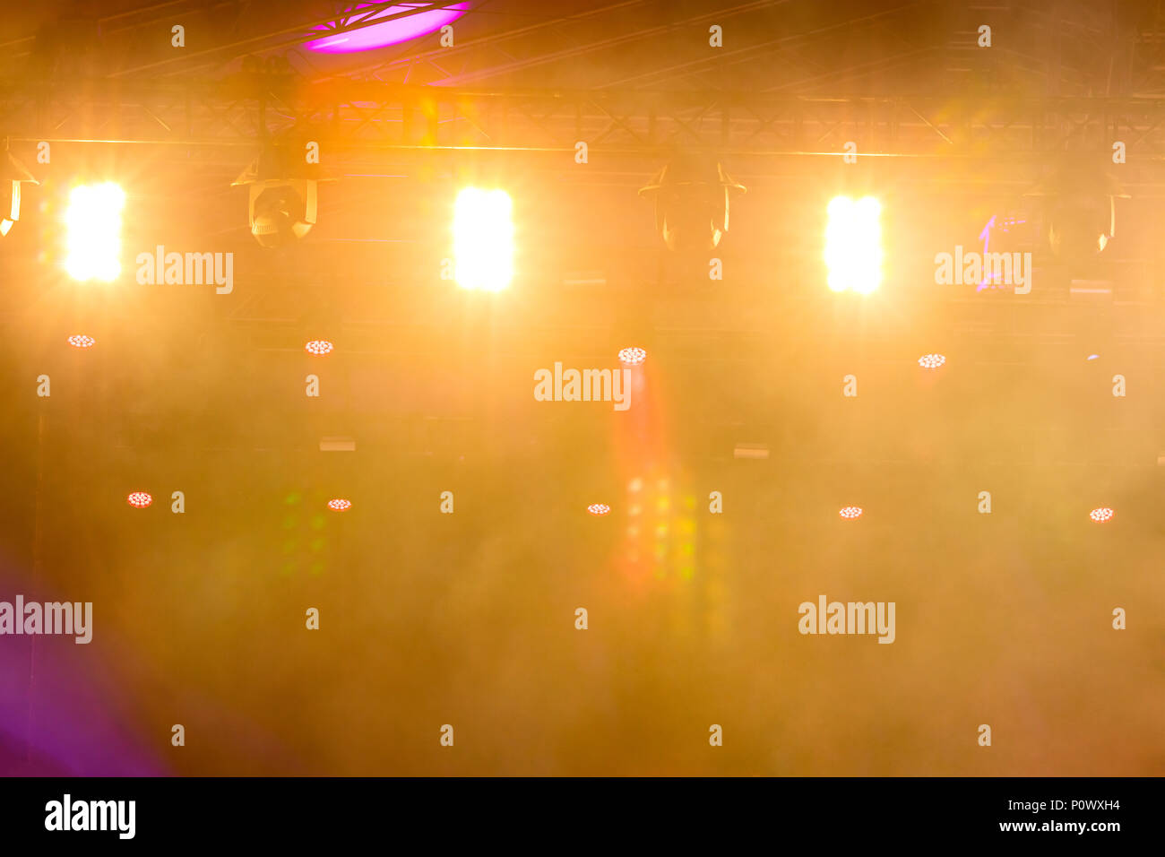 Yellow light concert festival hi-res stock photography and images - Alamy