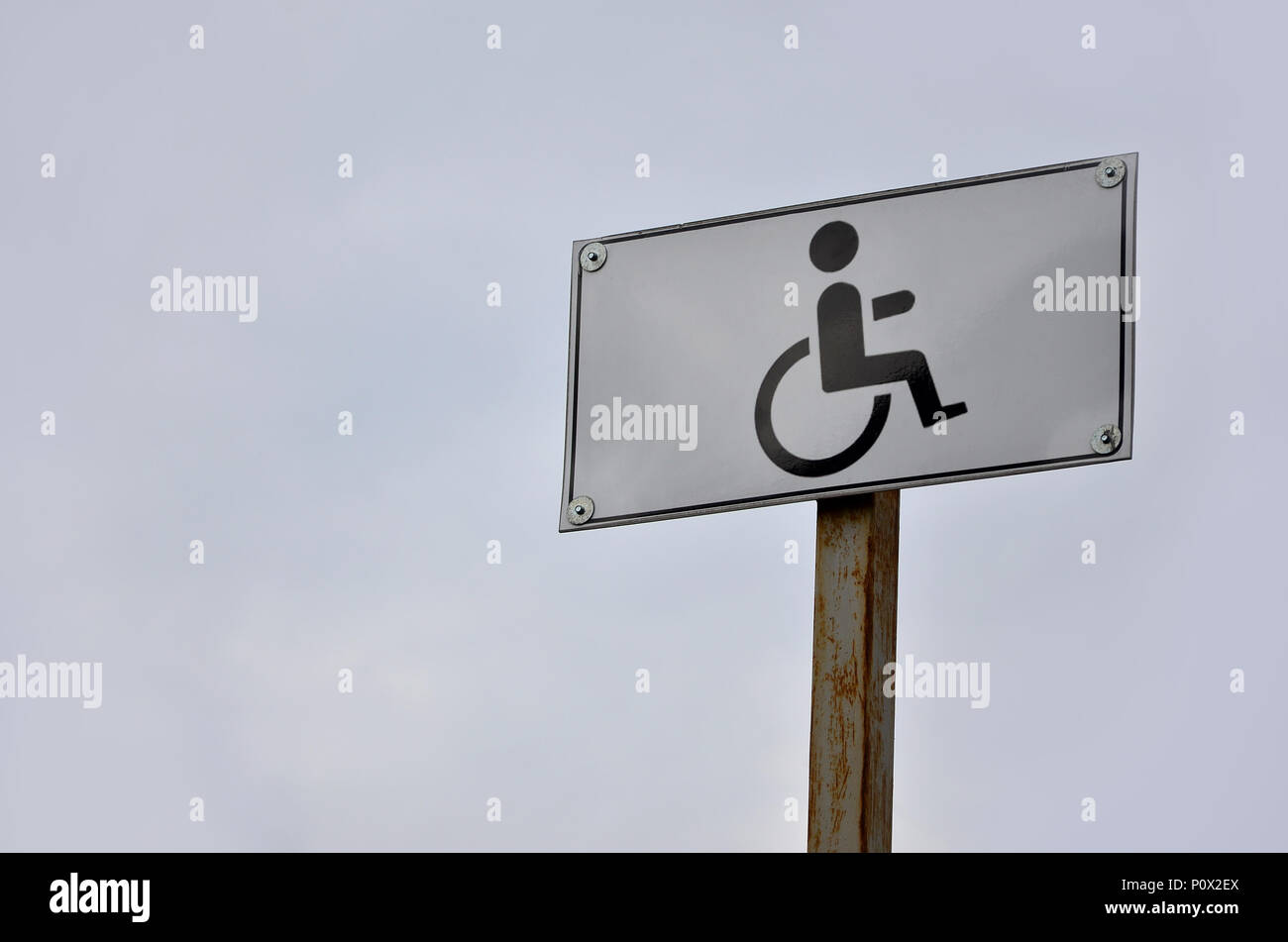 Handicapped street crossing sign hi-res stock photography and images ...