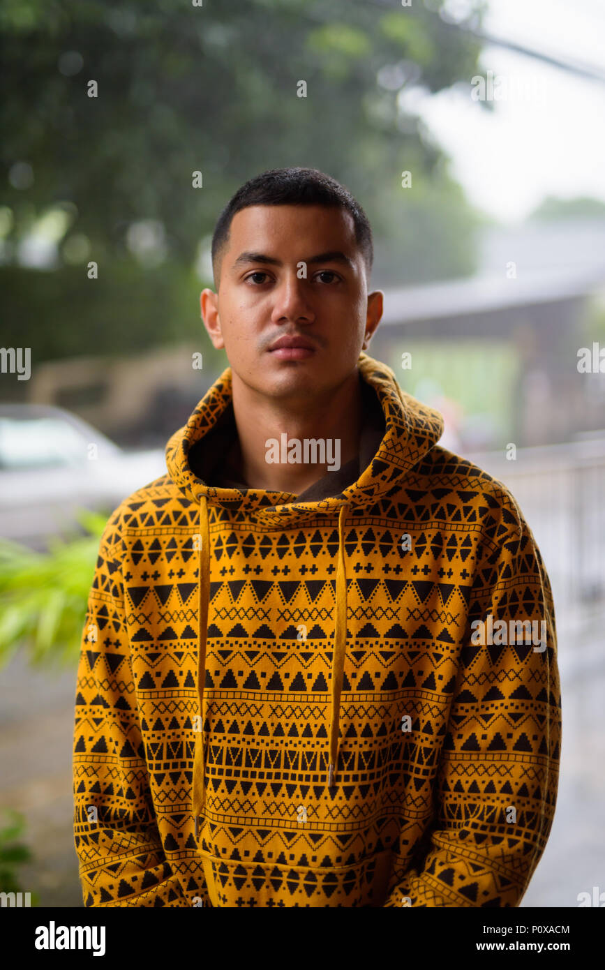 Multi ethnic people street hi-res stock photography and images - Alamy