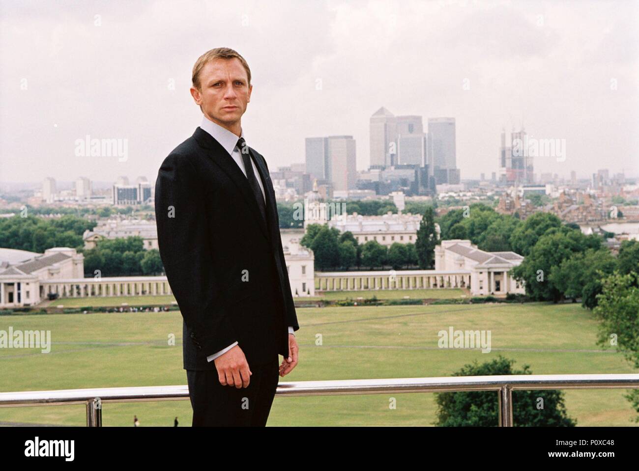 Layer cake daniel craig hi-res stock photography and images - Alamy