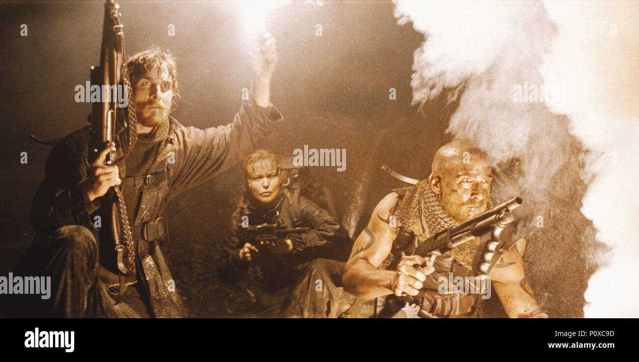 Christian bale reign fire 2002 hi-res stock photography and images - Alamy