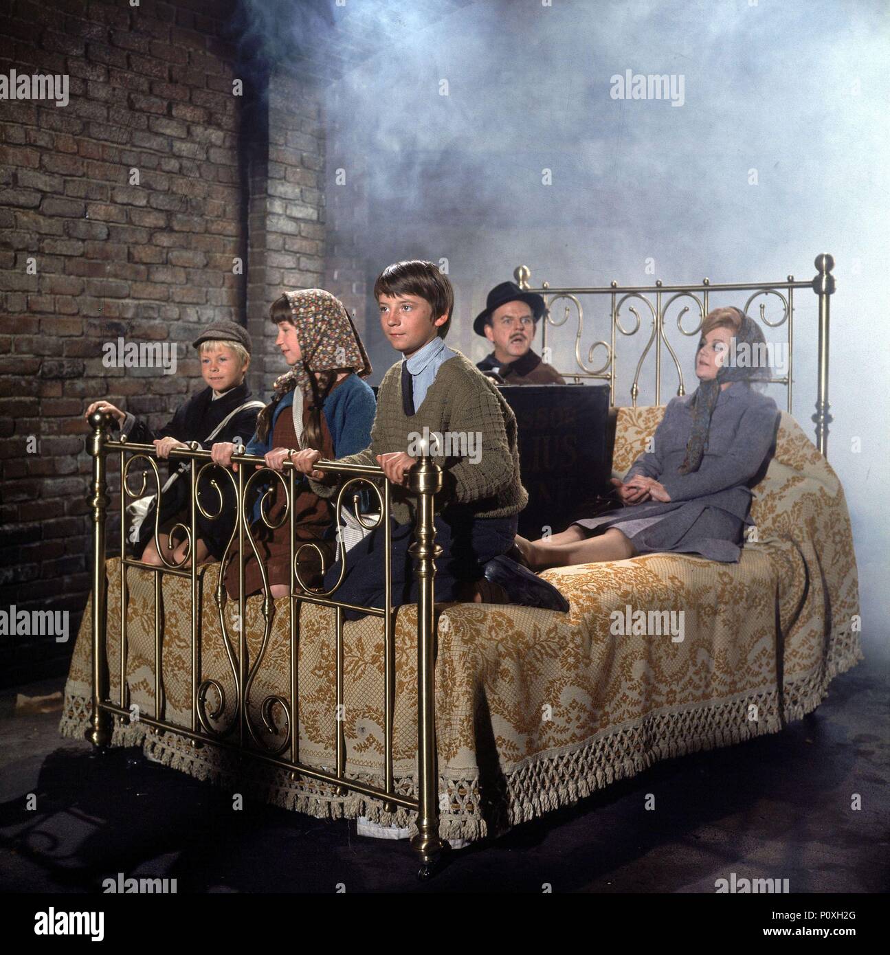 War witch year hi-res stock photography and images - Alamy