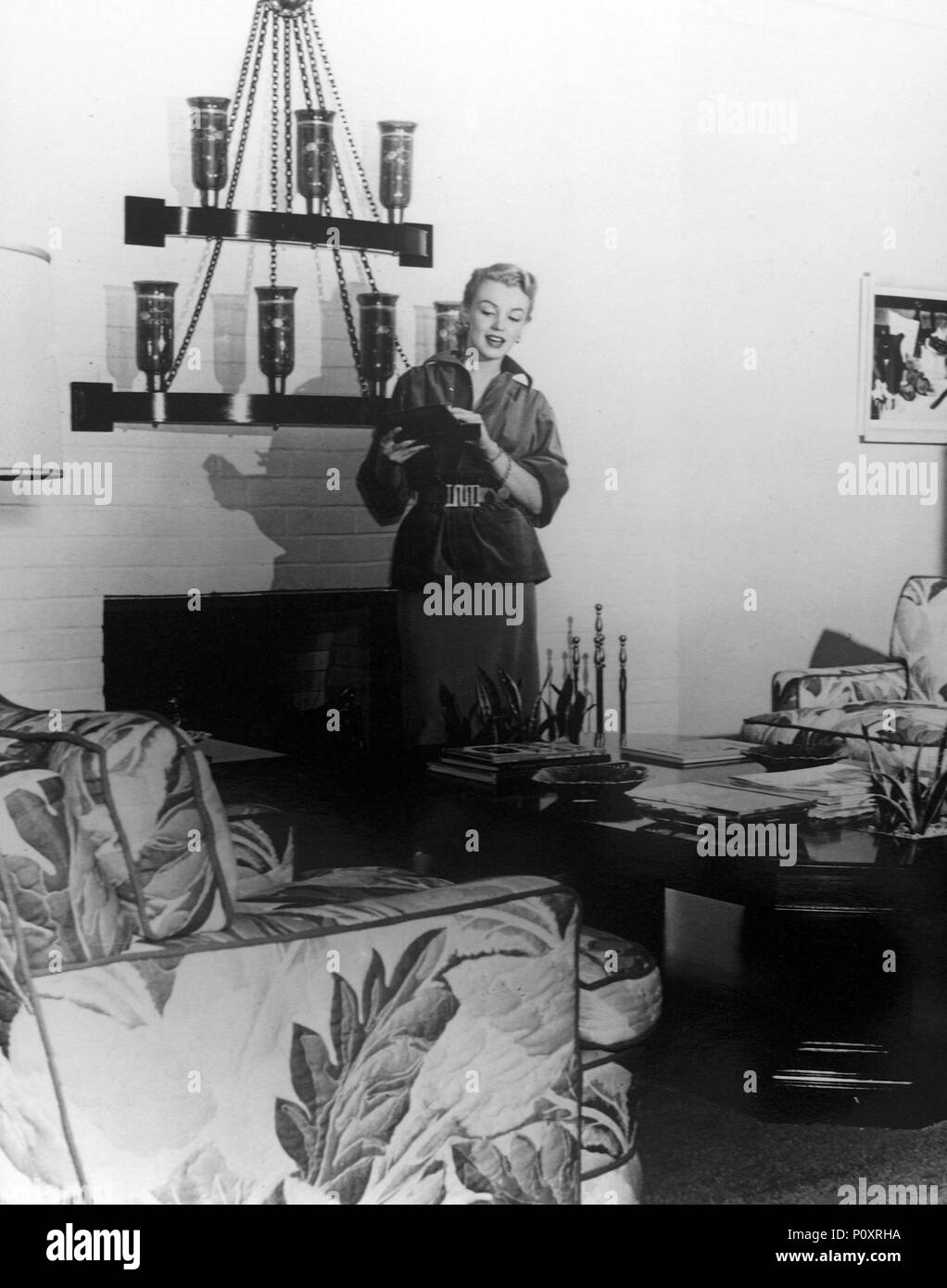 Stars marilyn monroe Black and White Stock Photos & Images - Alamy