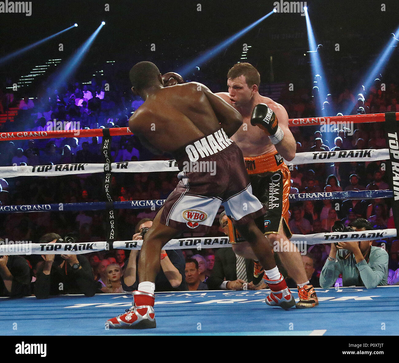 Las Vegas, Nevada, USA. 10th June, 2018. Undisputed Junior Welterweight ...