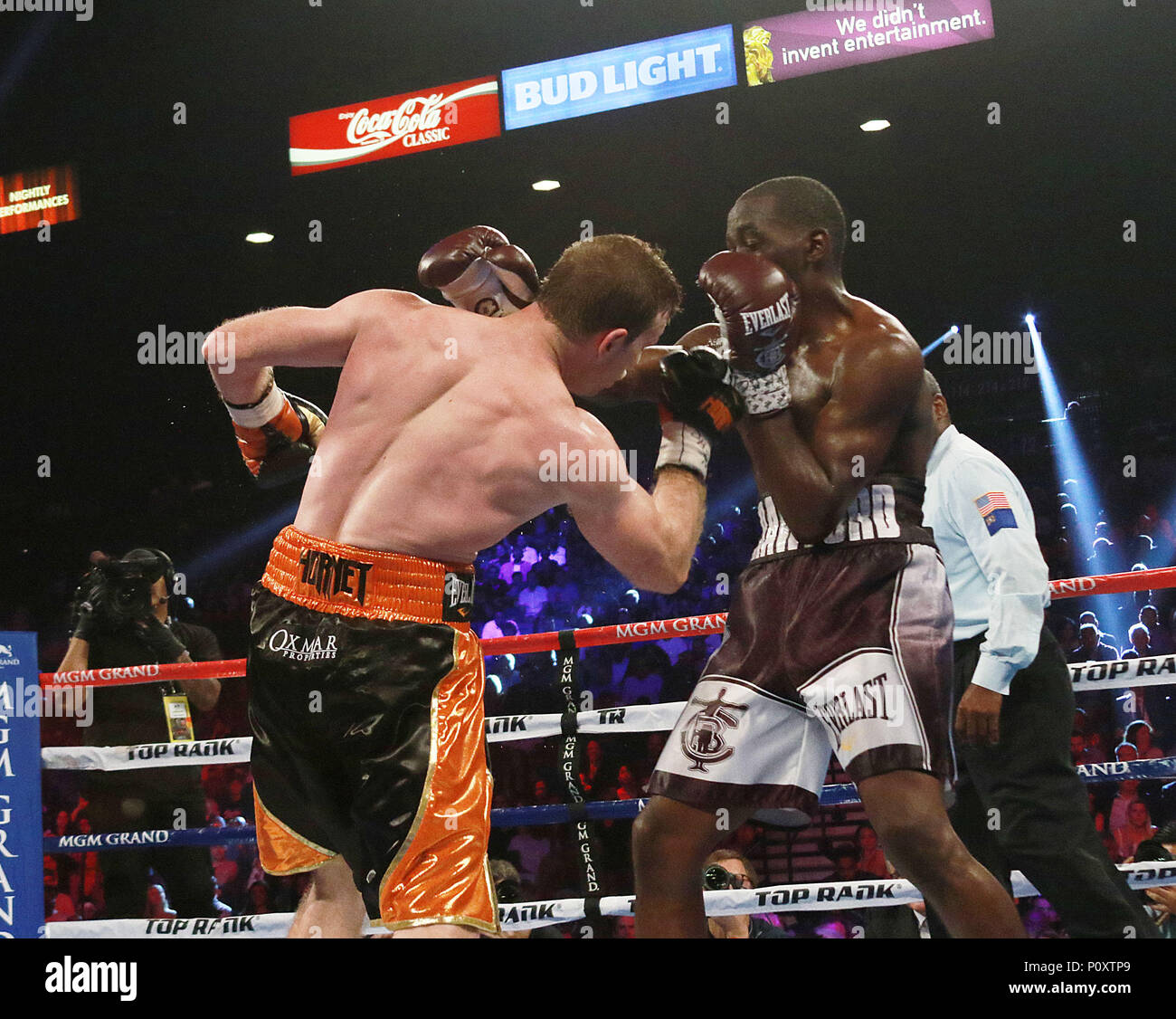 Las Vegas, Nevada, USA. 10th June, 2018. Undisputed Junior Welterweight ...