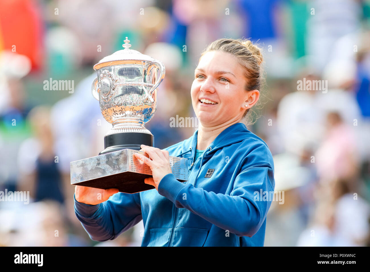 Paris, France. 9th June, 2018. Simona Halep (ROU) Tennis : Simona Halep ...