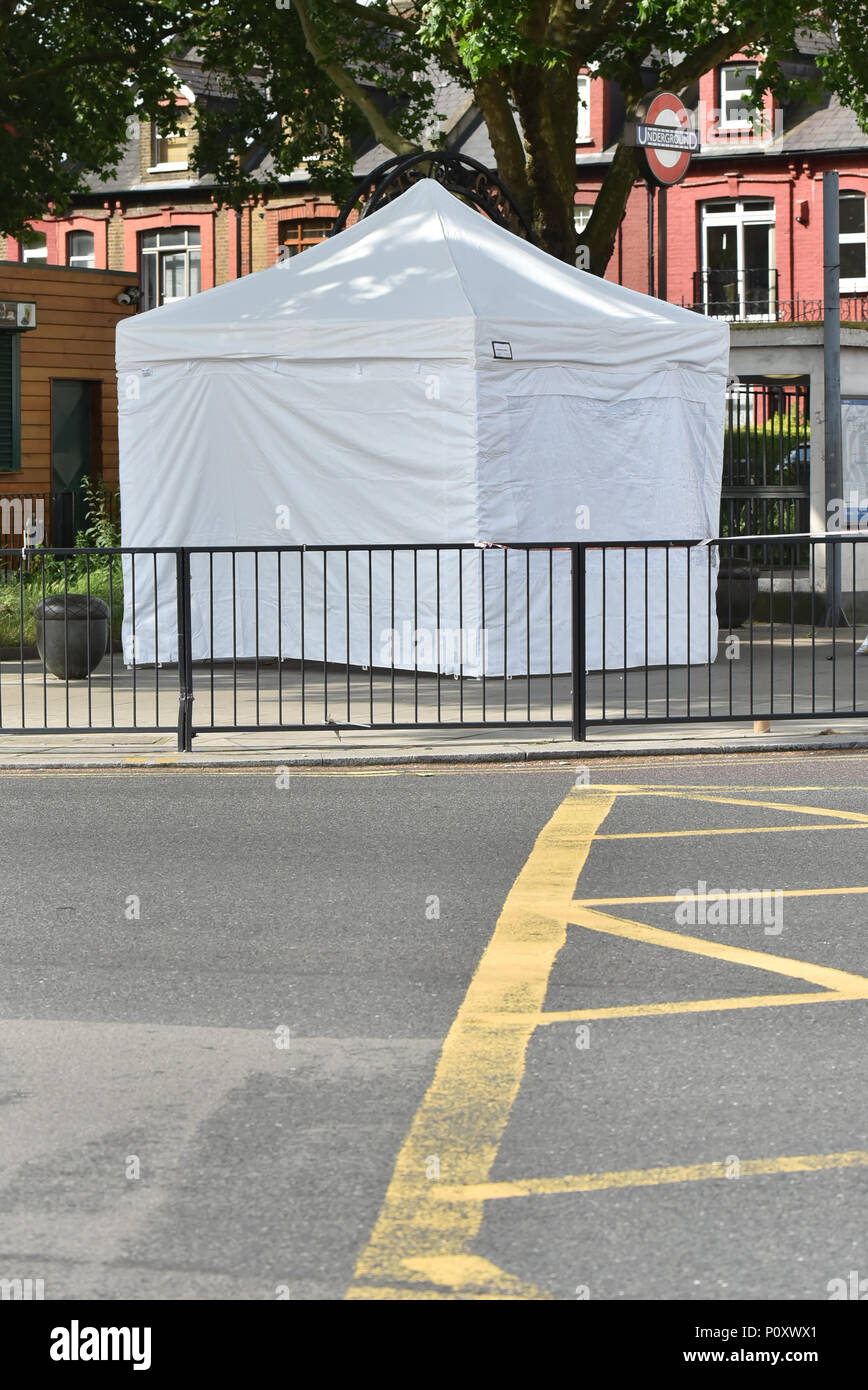 Murder scene in north london hi-res stock photography and images - Alamy