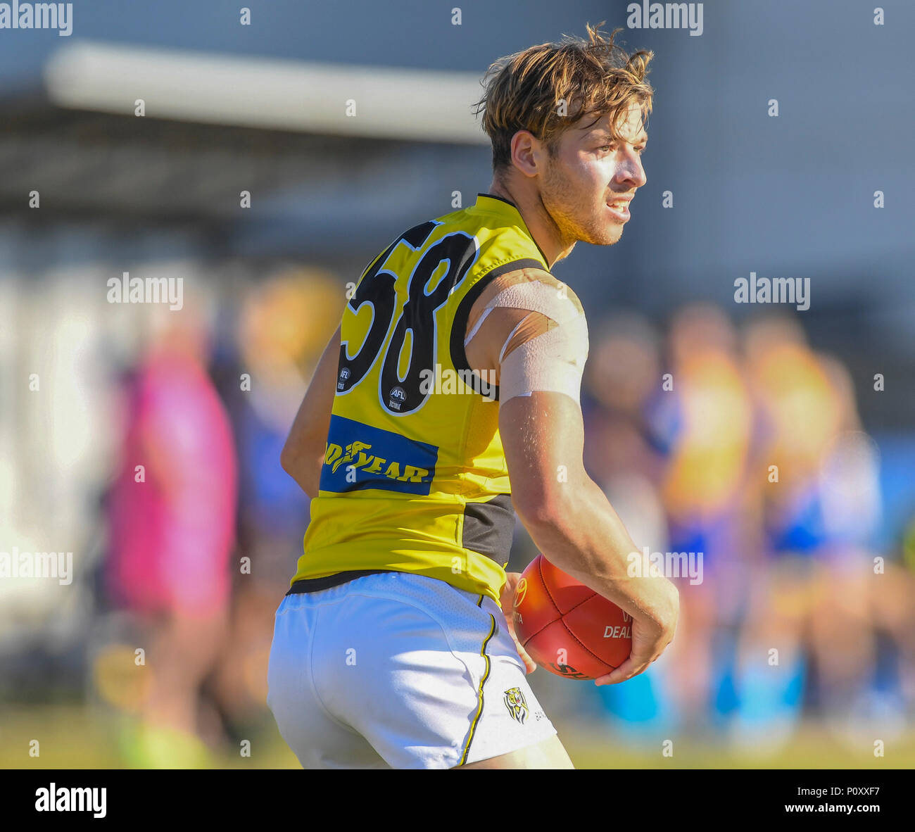 Australian football team melbourne hi-res stock photography and images ...