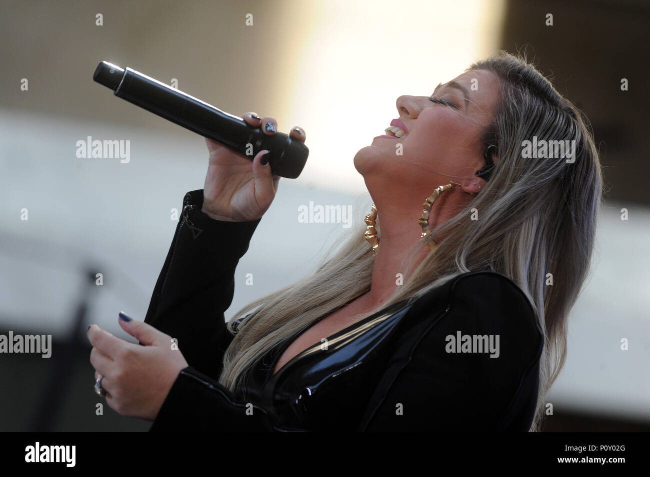 New York, NY, USA. 08th June, 2018. Singer Kelly Clarkson performs on ...