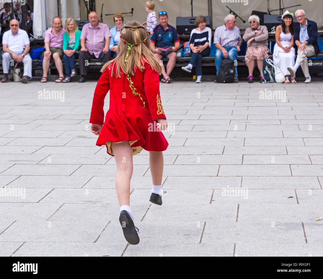 Irish dancers in traditional costume hi-res stock photography and ...