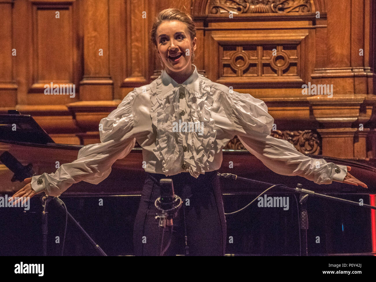 Carly paoli hi-res stock photography and images - Alamy